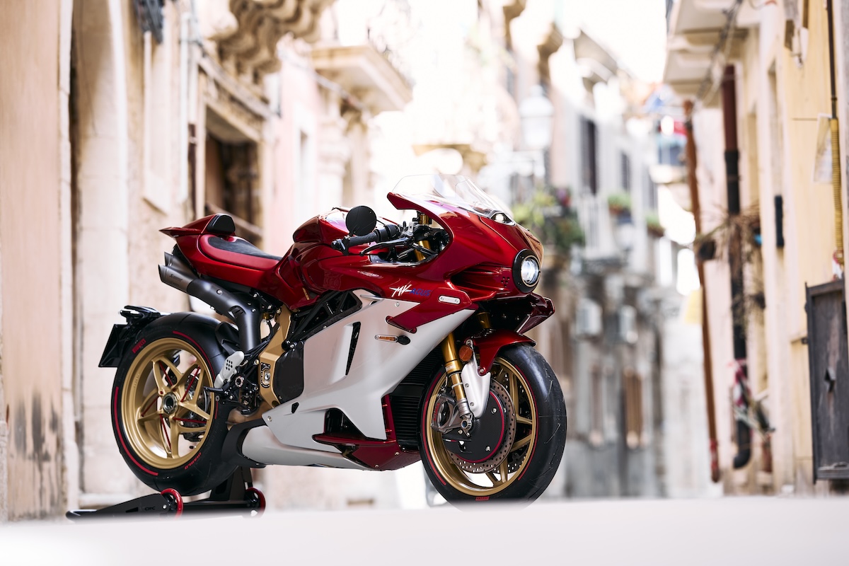 MV Agusta Superveloce 1000 Serie Oro - SportBikes Inc Magazine