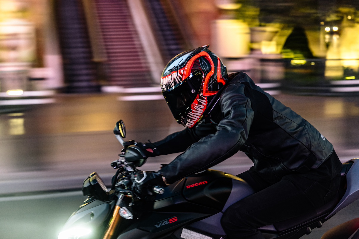 HJC Venom 3 Helmet - SportBikes Inc Magazine